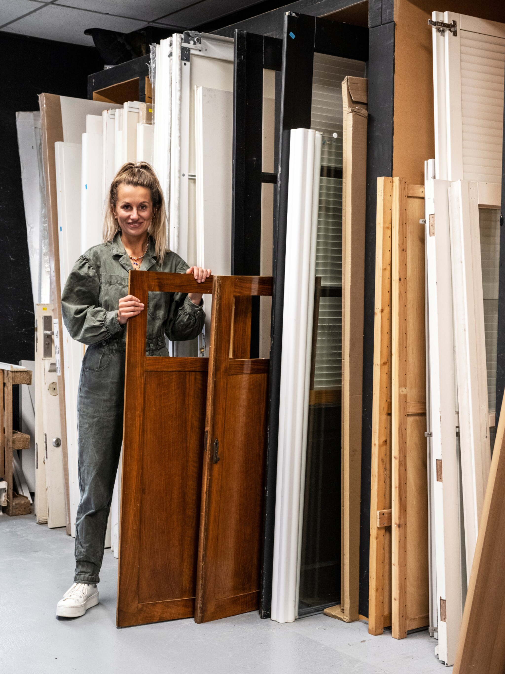 Zo haal jij de nare krassen uit je houten meubels | vtwonen