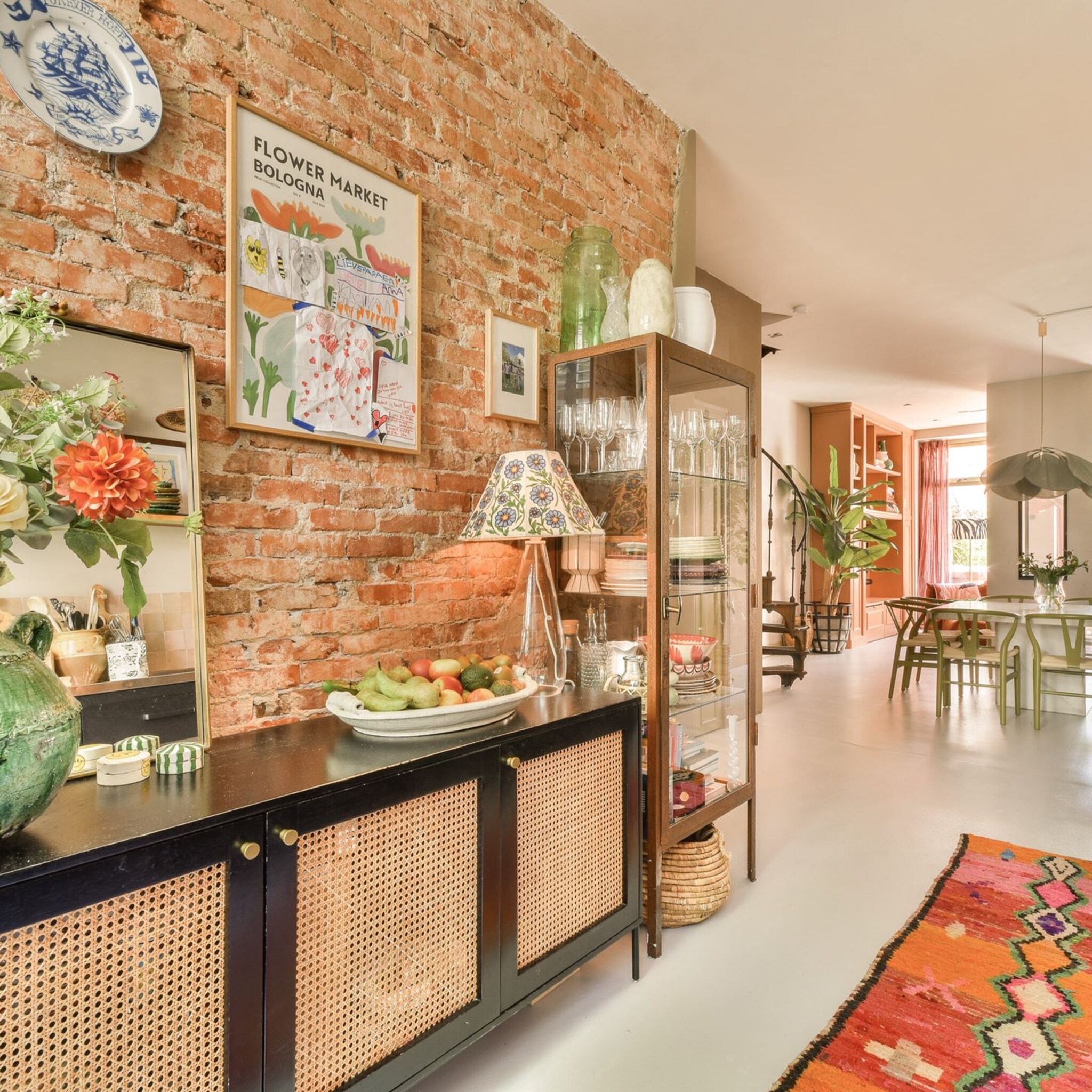 Hans over het kleurrijke interieur van Anne Marie: ‘Strak en perfect’