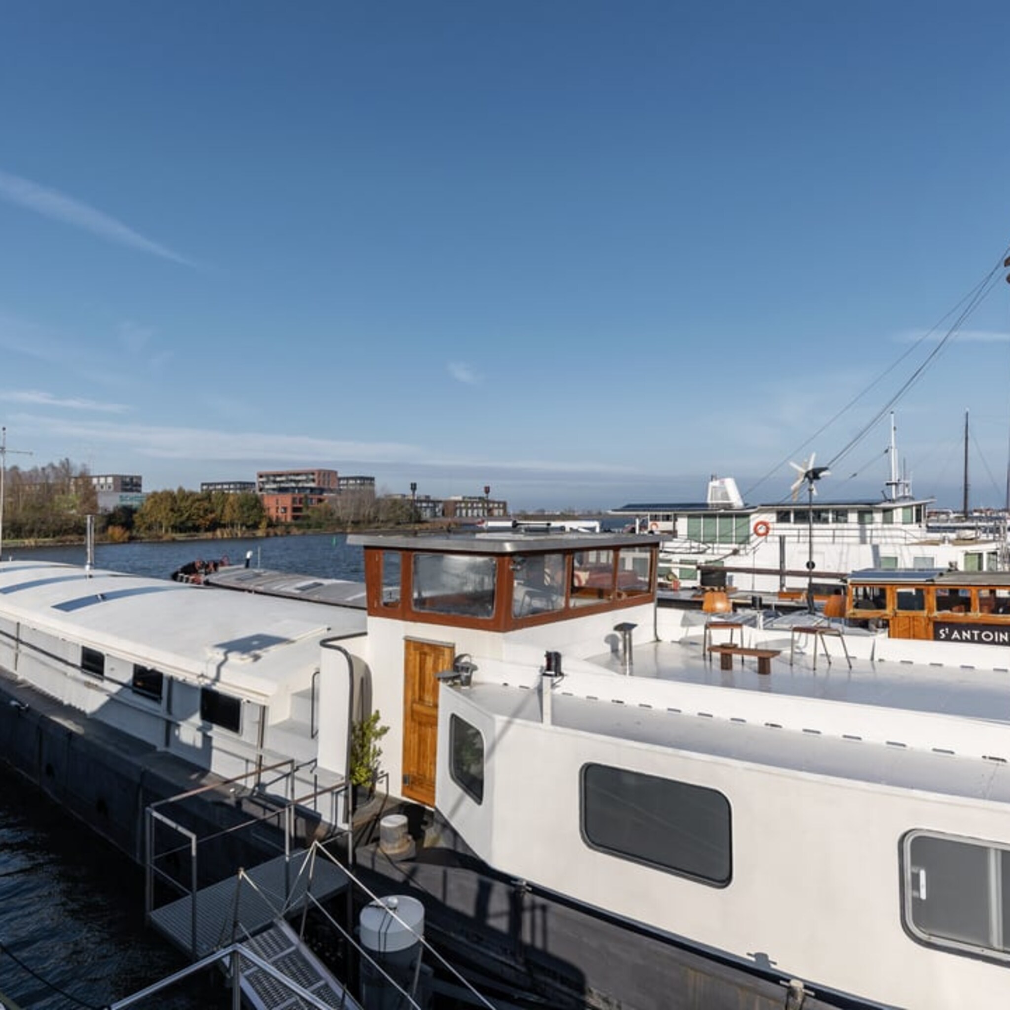 Robuuste keuken van mdf met plankeffect | vtwonen